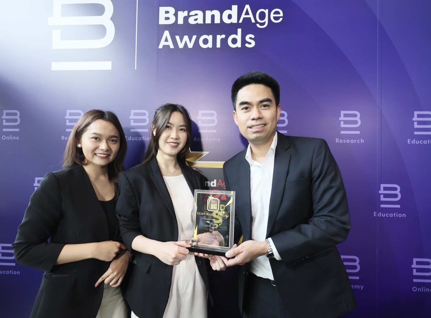 Q-CHANG (คิวช่าง) 'ผู้นำแพลตฟอร์มช่างในใจผู้บริโภค' คว้ารางวัล Thailand’s Most Admired Brand 2 ...
